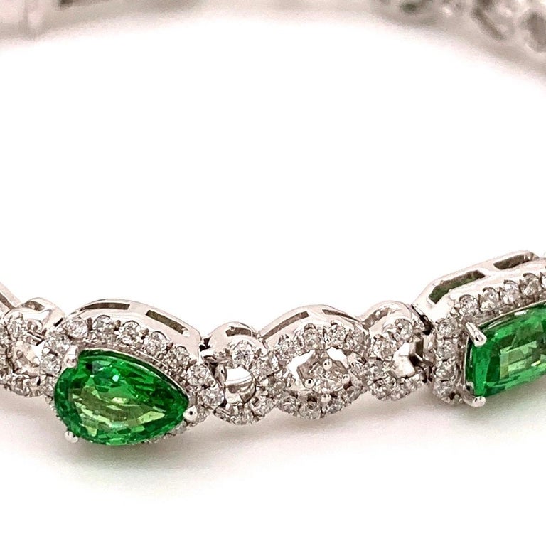 6.47 Carat Green Garnet Diamond Bangle Bracelet For Sale at 1stDibs