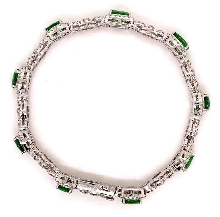 6.47 Carat Green Garnet Diamond Bangle Bracelet For Sale at 1stDibs
