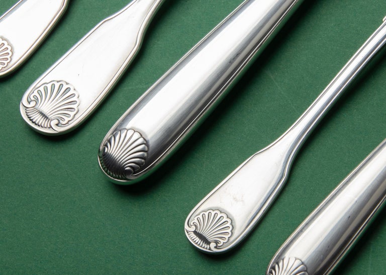Ensemble de 66 pièces de vaisselle fabriquée par Christofle France ...