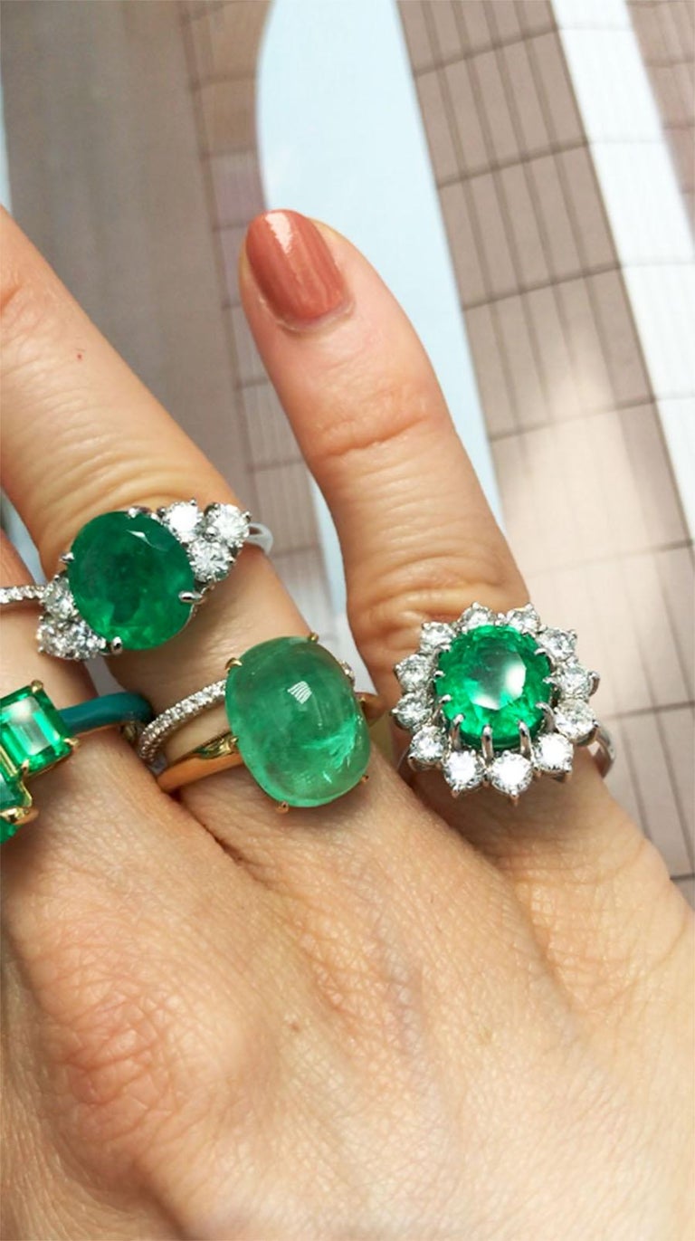 6.7 Carats Cabochon Emerald Claw Set Ring For Sale at 1stDibs