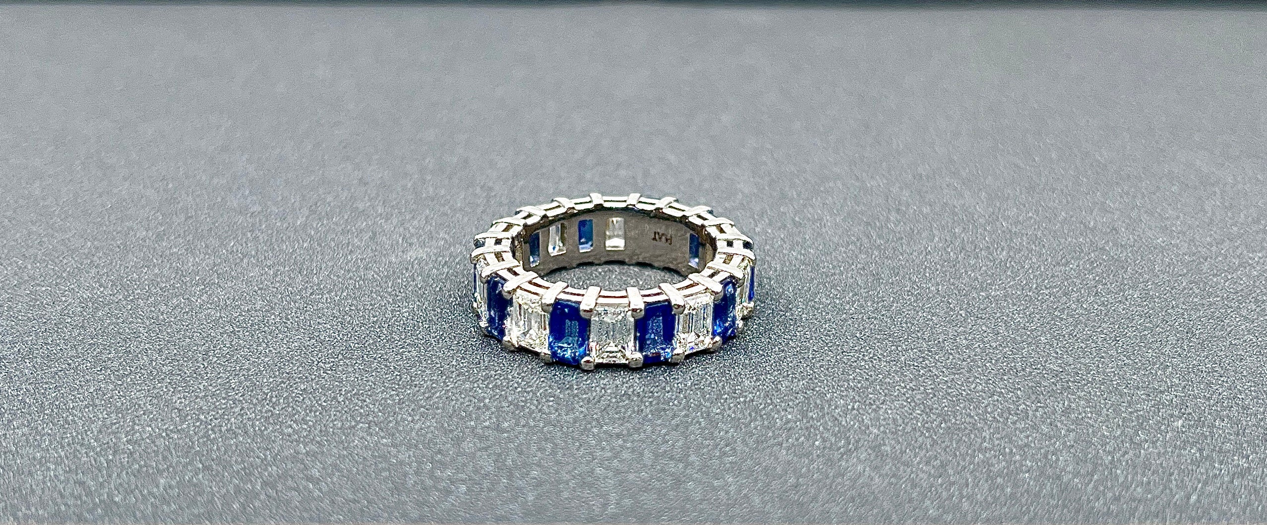 Tiffany and Co Double 'X' Design Band Ring For Sale at 1stDibs
