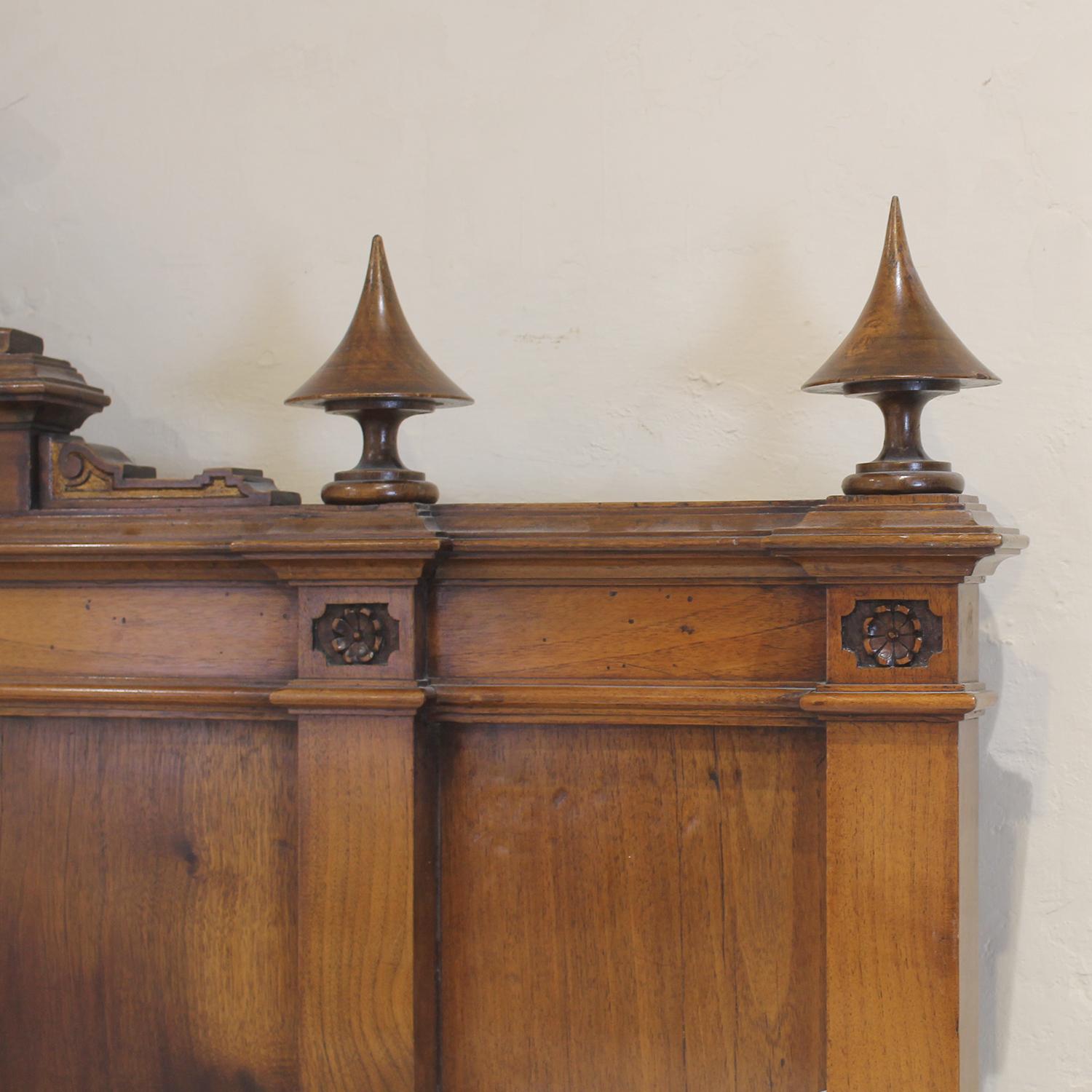 6ft Wide Decorative Italian Renaissance Carved Antique Bed WK200 at 1stDibs