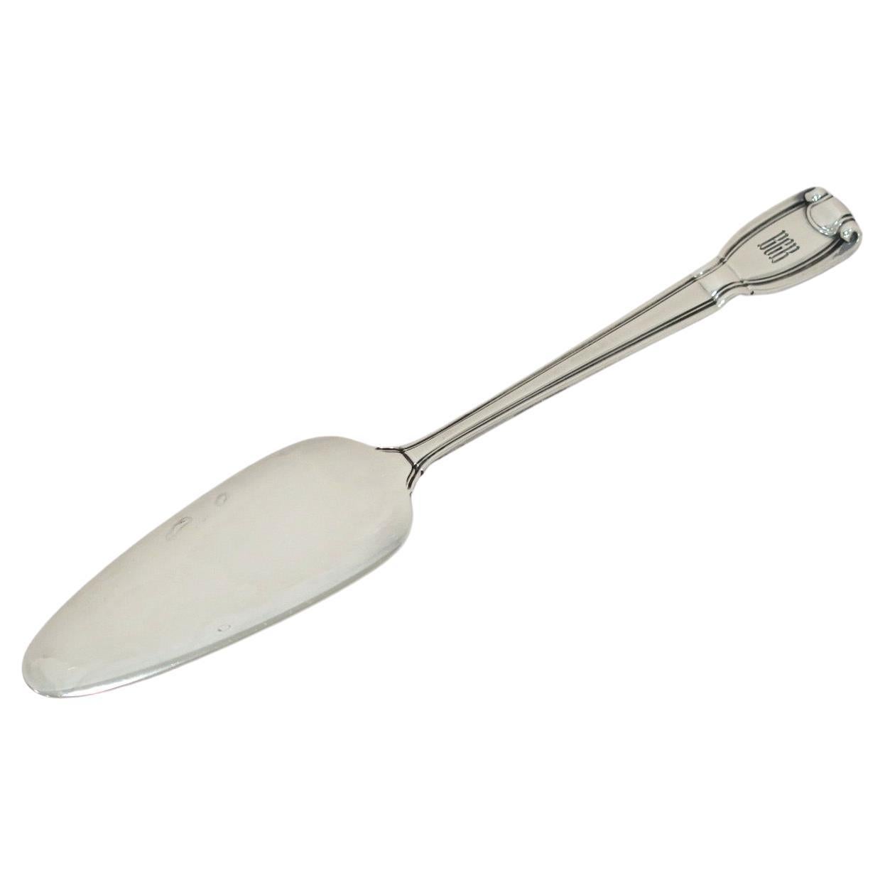 7 in - Sterling Silver Tiffany and Co. Antique Server For Sale at 1stDibs