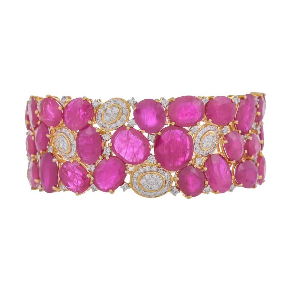 73 29 Carat Ruby Diamond 18 Karat Yellow Gold Handcuff Bracelet For