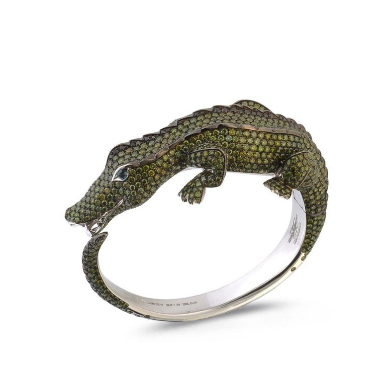 77.04gr Green and Black Diamond Pavè Crocodile Bangle Bracelet For Sale ...