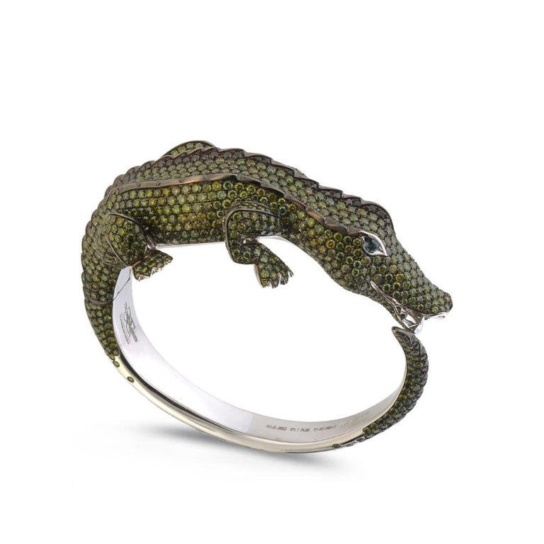 77.04gr Green and Black Diamond Pavè Crocodile Bangle Bracelet For Sale ...