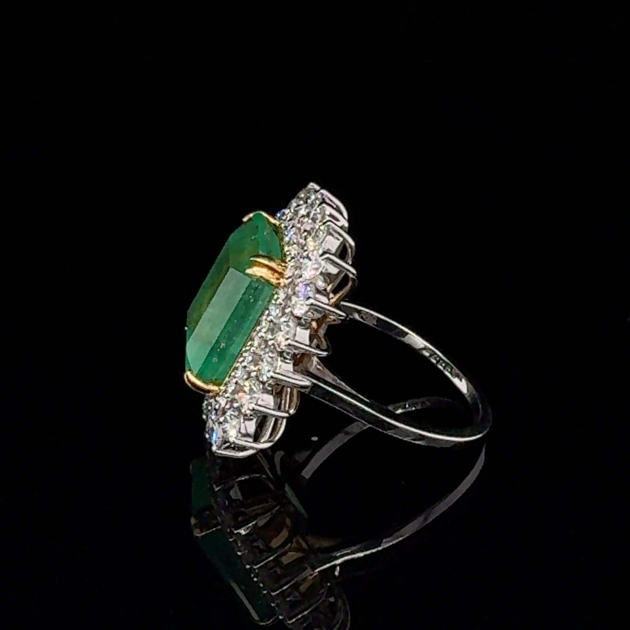 7.98 carat Colombian natural Vivid Green Emerald cluster ring For Sale ...