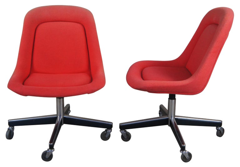 8 Max Pearson for Knoll Mid-Century Modern Red Tulip Swivel Dining ...