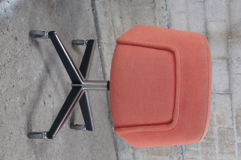 8 Max Pearson for Knoll Mid-Century Modern Red Tulip Swivel Dining ...