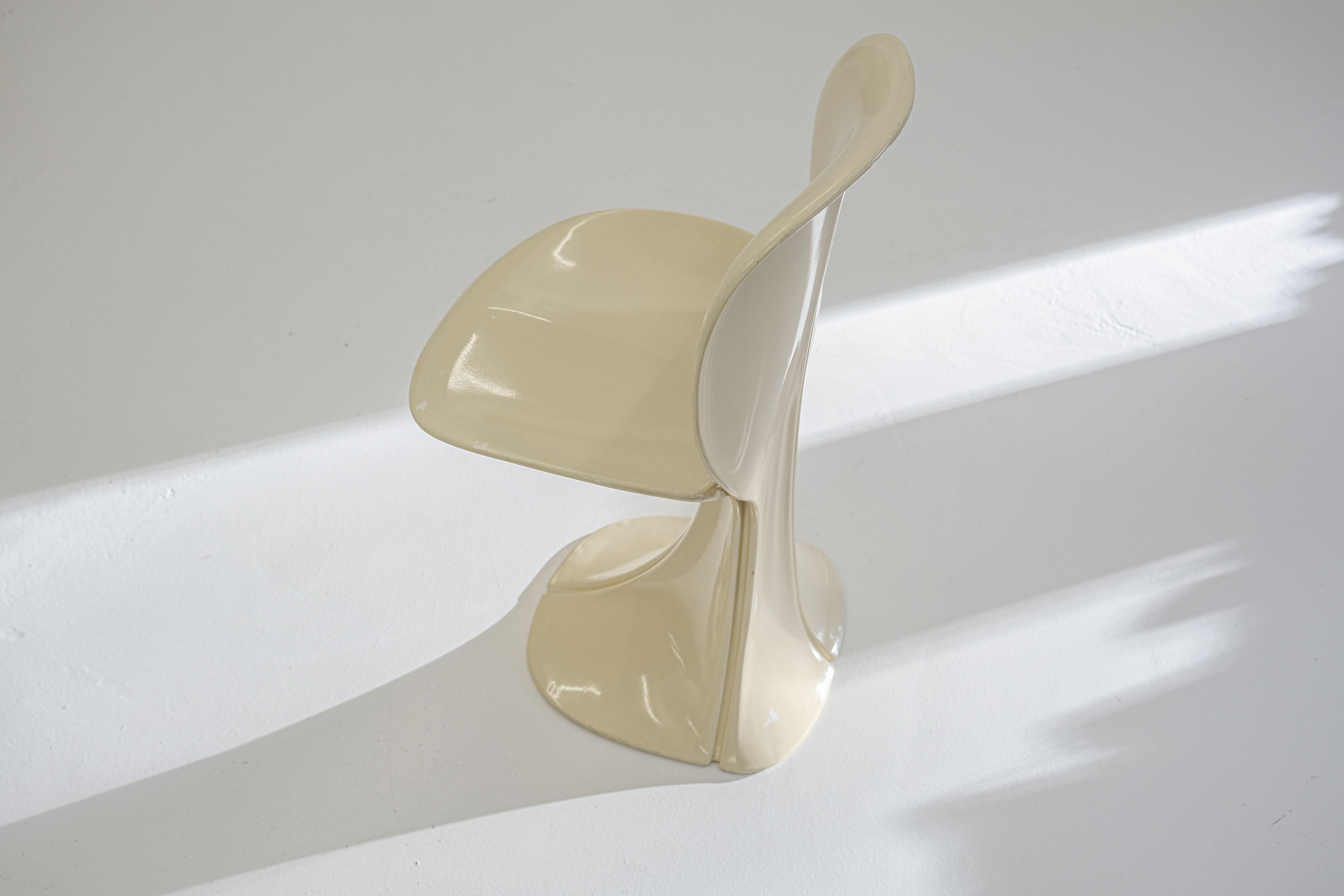 8810 Flower Chair and Table Leg by Pierre Paulin for Boro Belgium, 1973 ...