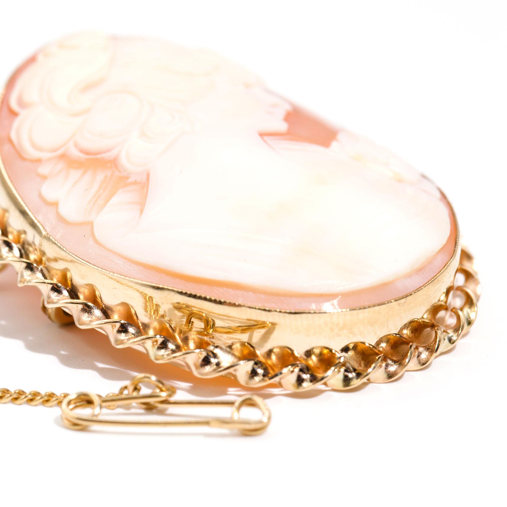 9 Carat Yellow Gold Conch Shell Oval Cameo Victorian Brooch For Sale at ...