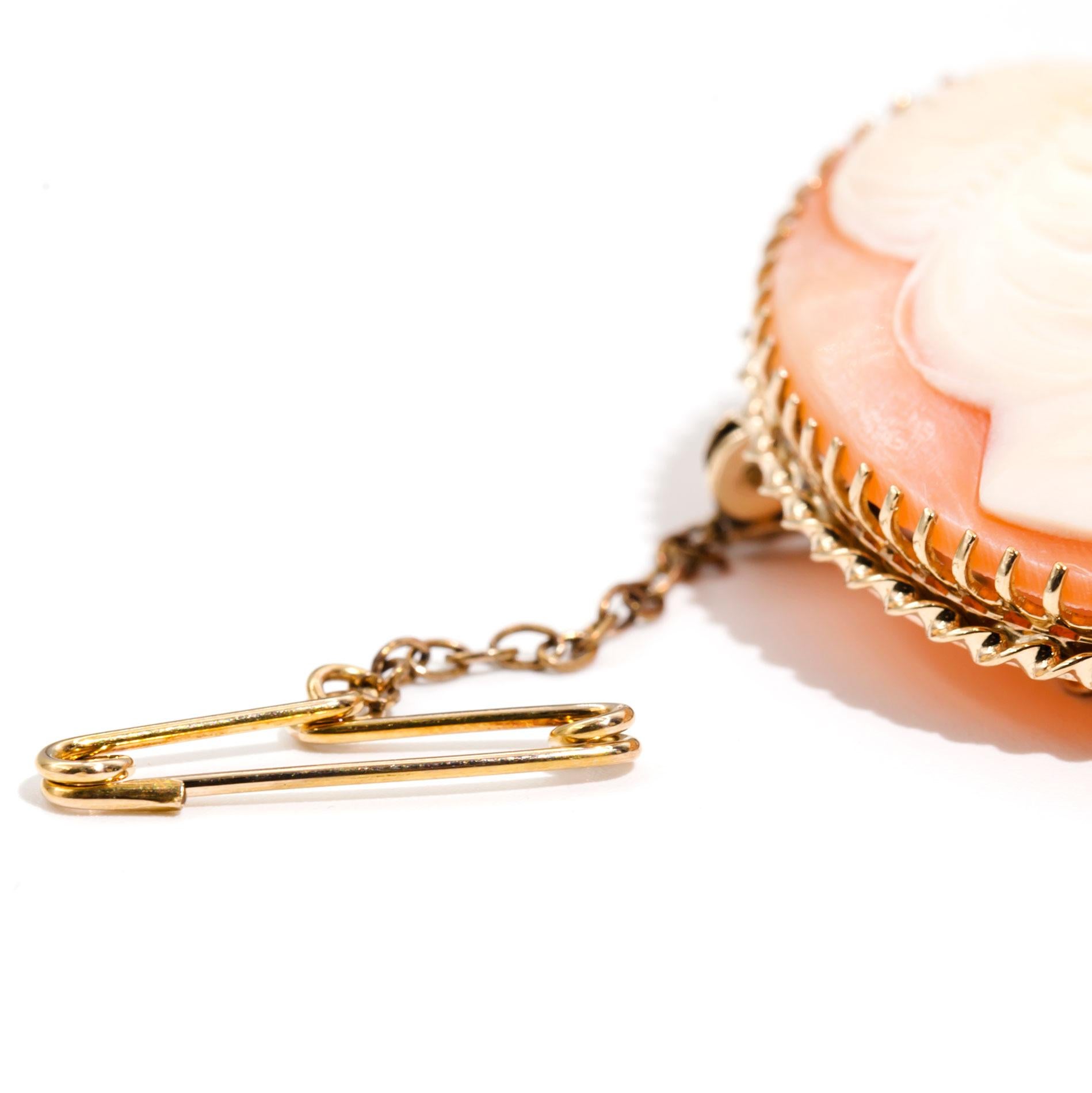 9 Carat Yellow Gold Conch Shell Oval Cameo Victorian Brooch For Sale at ...