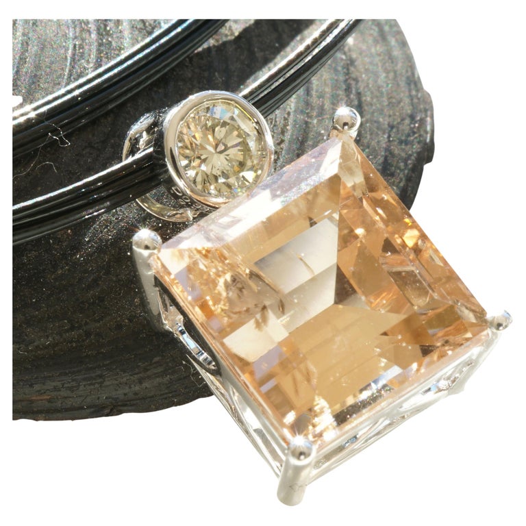 9 Ct Morganite Brilliant Pendant 18 Kt White Gold 0.32 Ct IGI ...