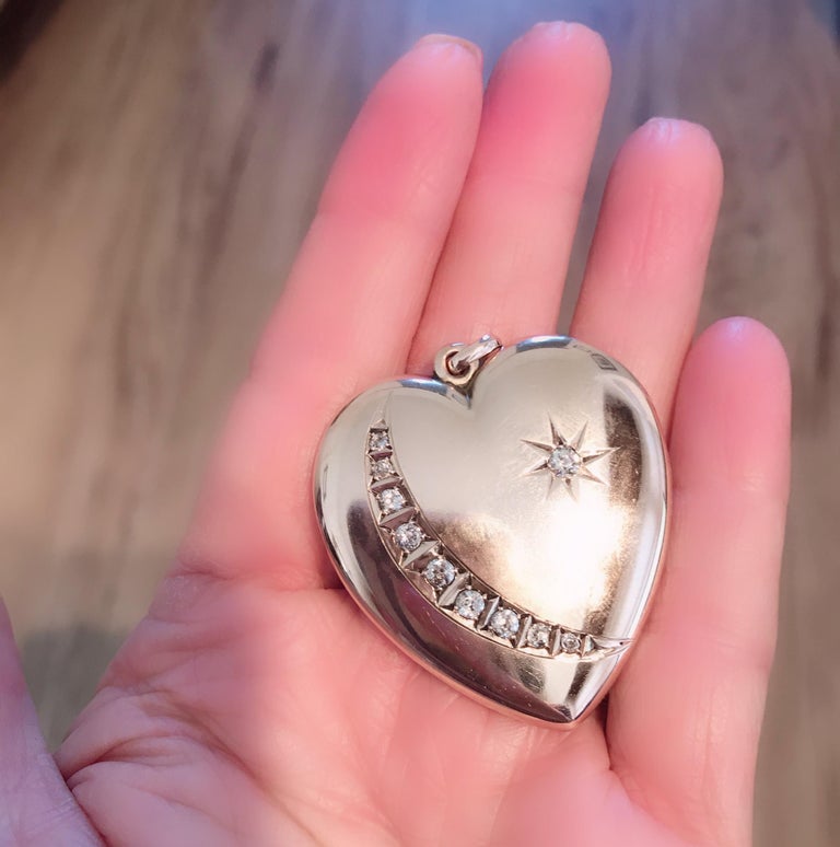 9 Karat Rose Gold Heart Shaped Crescent and Star Locket at 1stDibs ...