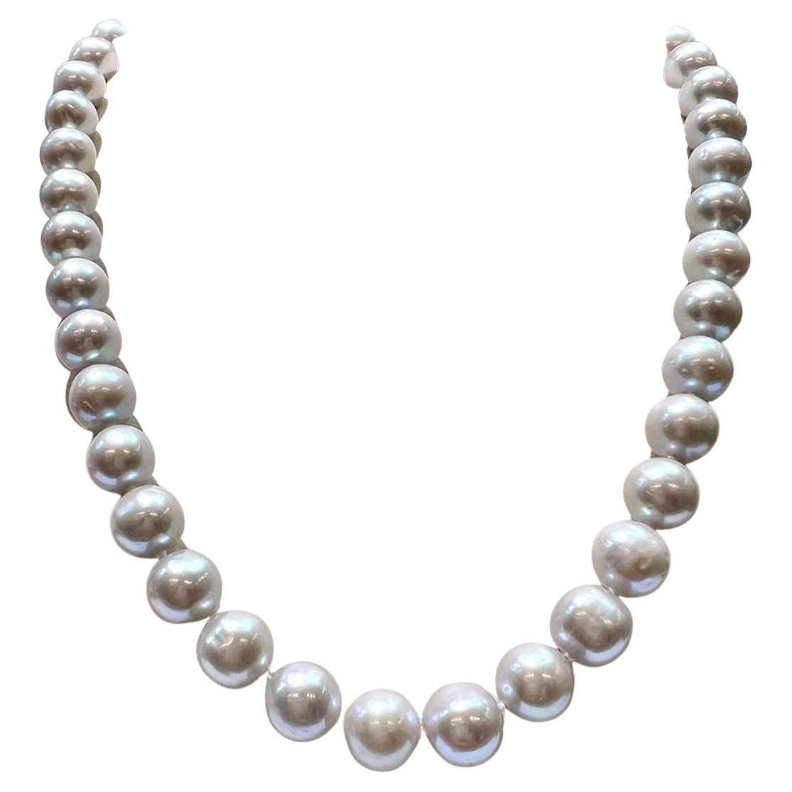 Akoya Semi Baroque Pearls 14k Yellow Gold Clasp For Sale at 1stDibs