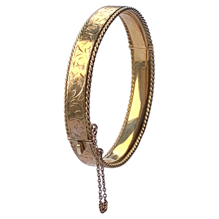 9 Carat Gold Bangle For Sale at 1stDibs