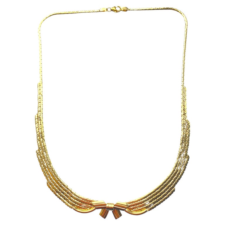 9 Carat Gold Bow Design Necklace For Sale at 1stDibs