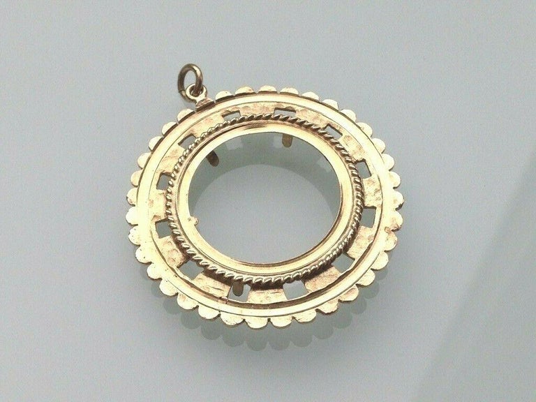 9ct Gold Patented Full Sovereign Mount For Sale at 1stDibs