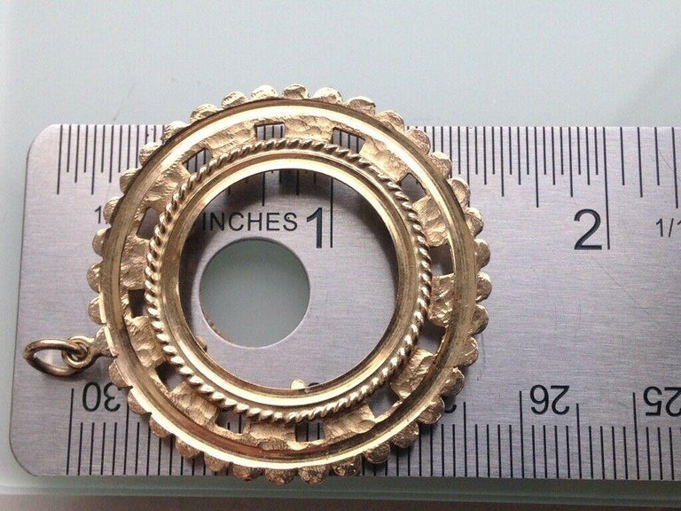 9ct Gold Patented Full Sovereign Mount For Sale at 1stDibs