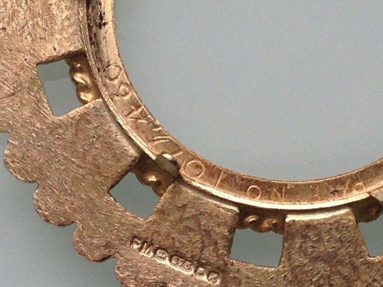 9ct Gold Patented Full Sovereign Mount For Sale at 1stDibs