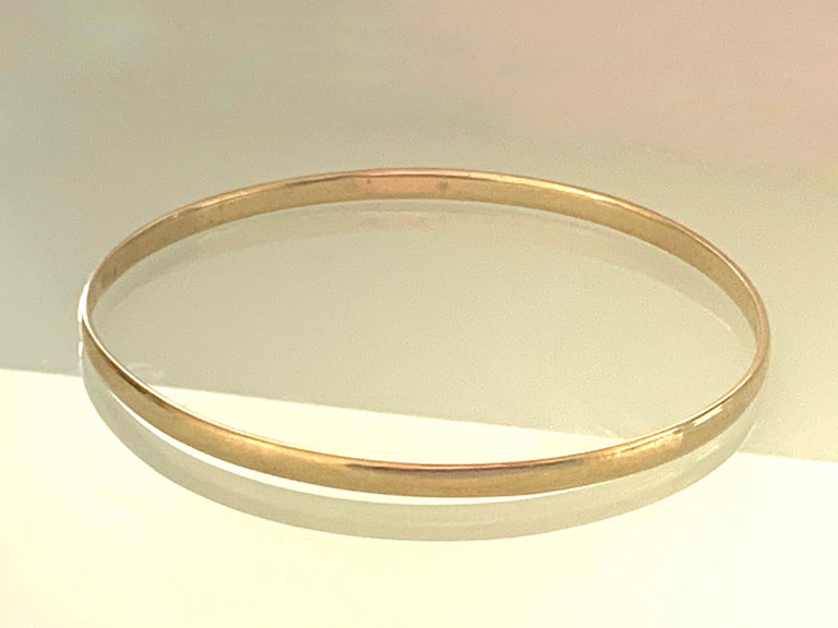9 Carat Gold Vintage Bangle For Sale at 1stDibs