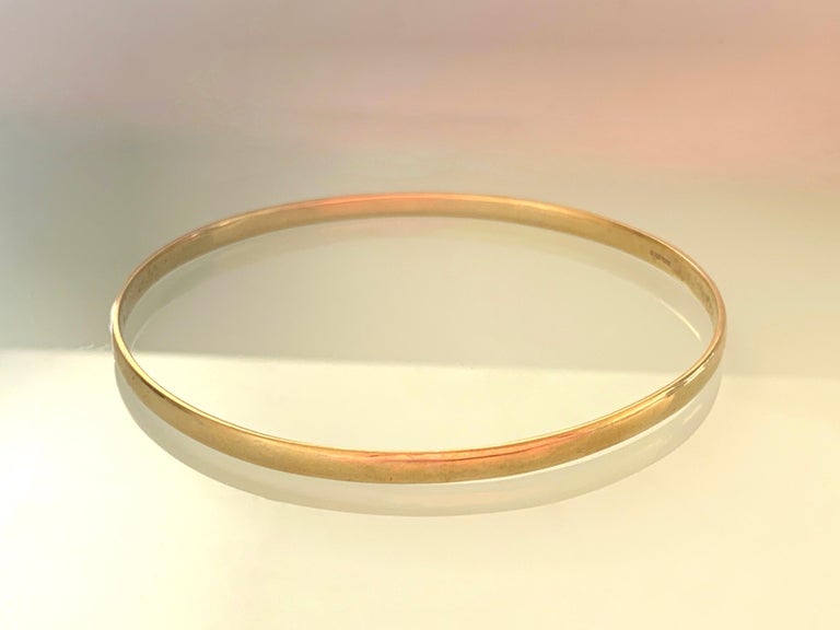 9 Carat Gold Vintage Bangle For Sale at 1stDibs
