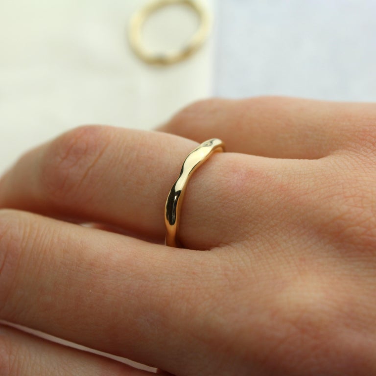 9ct Solid Gold River Ring For Sale at 1stDibs