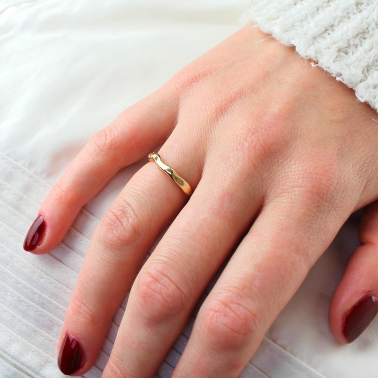 9ct Solid Gold River Ring For Sale at 1stDibs