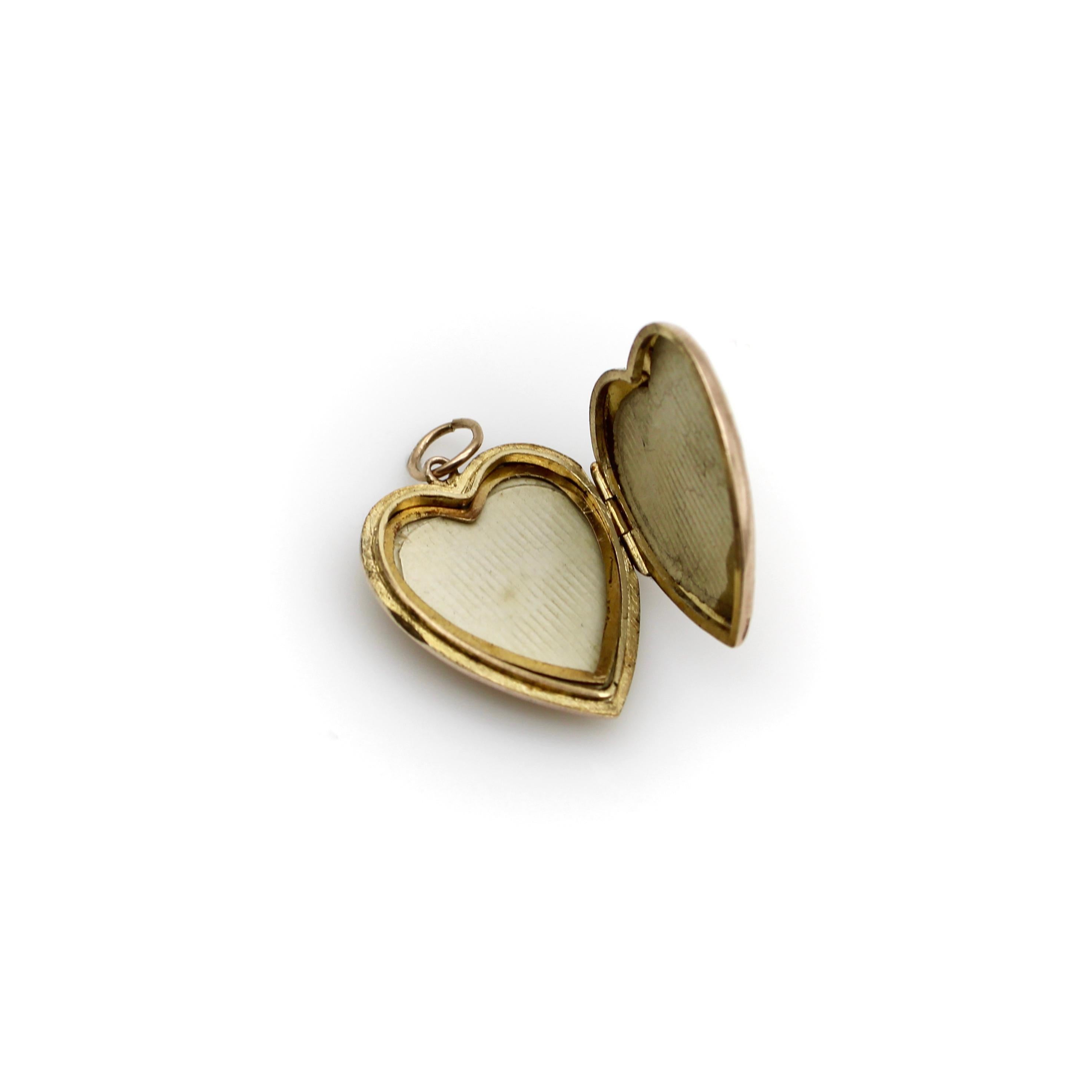 9K Gold Victorian Heart Shaped Locket with Hand Engraving For Sale at ...