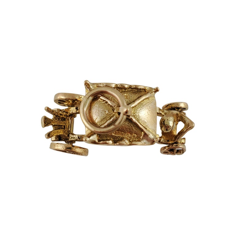 9K Yellow Gold Carriage Charm For Sale at 1stDibs