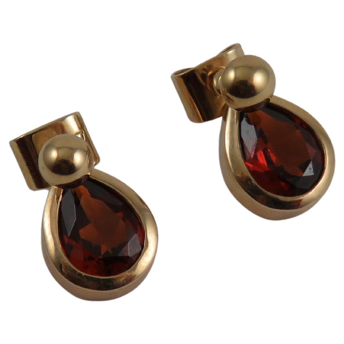 Modern 18 Karat White Gold Red Garnet Stud Drop Earrings For Sale at 1stDibs