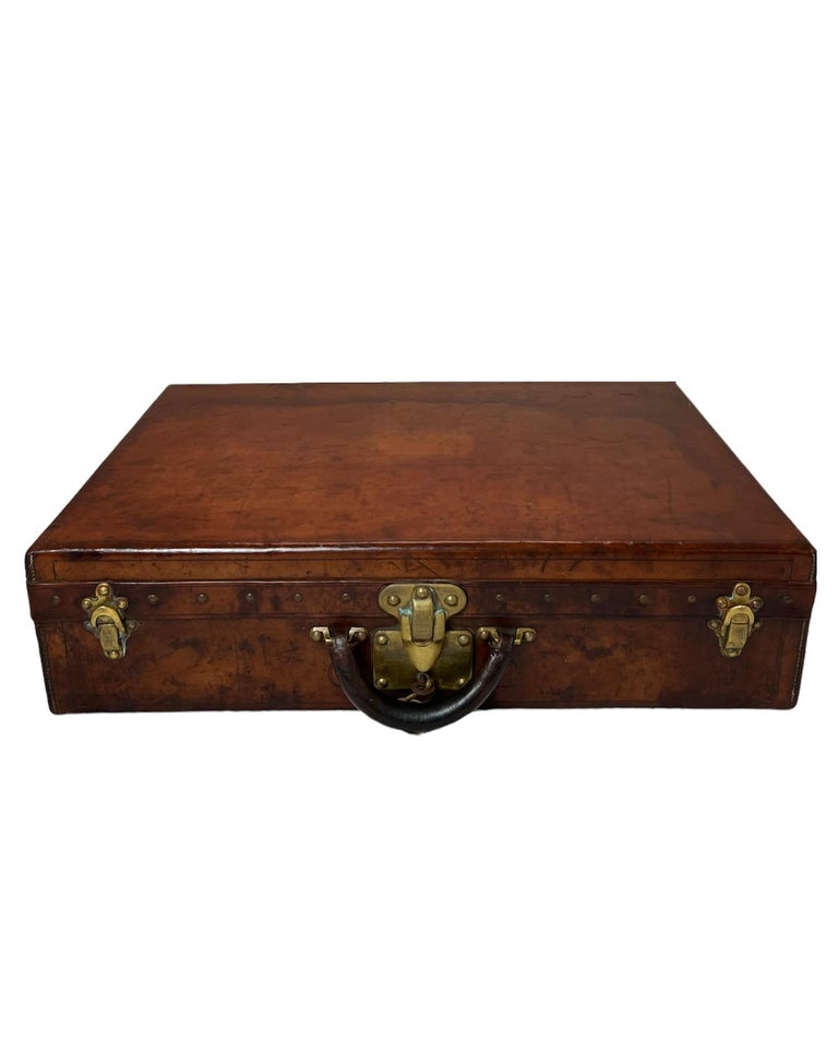 A 1920 Louis Vuitton Brown Leather Leather Suitcase For Sale at 1stDibs
