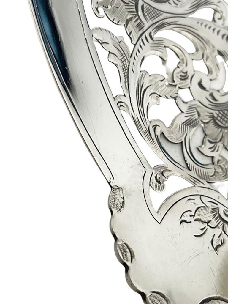 19th Century Dutch Silver Fish Serving Spoon with Agate For Sale at 1stDibs