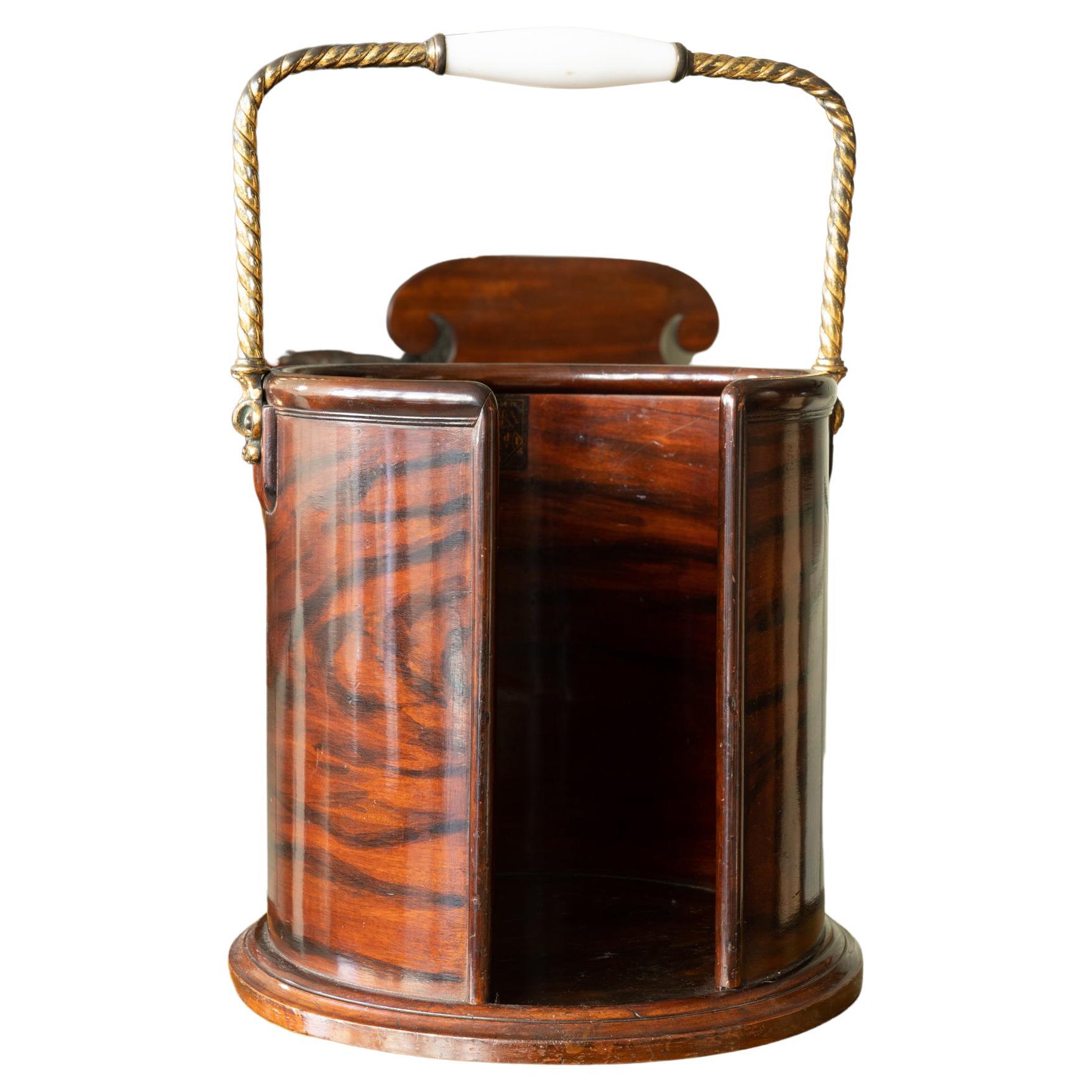 19th Century Marble Crouching Venus For Sale at 1stDibs