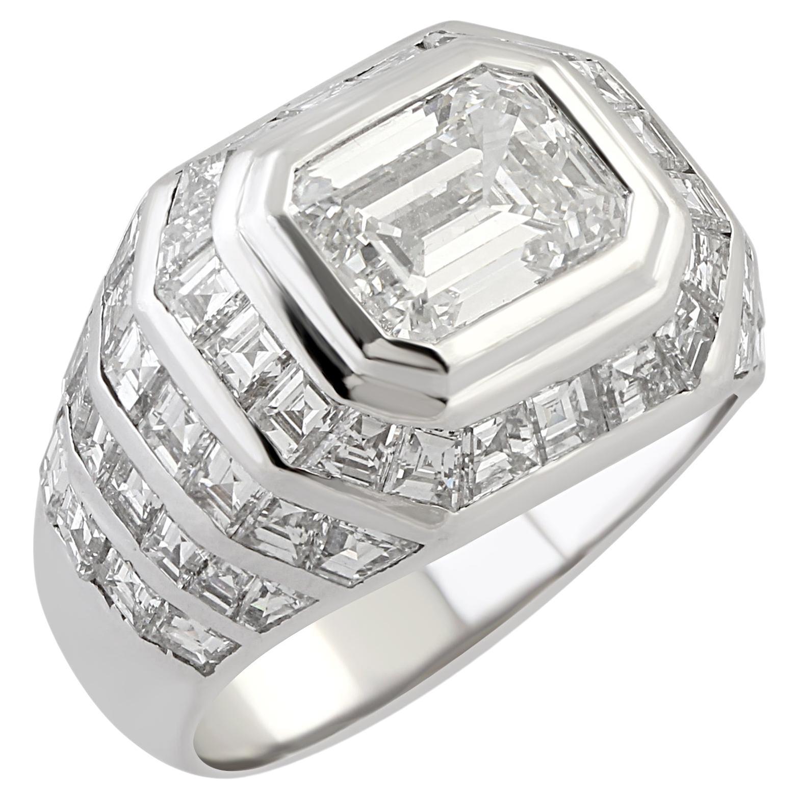 Estate 2.70 Ct Five Stone Diamond ring For Sale at 1stDibs