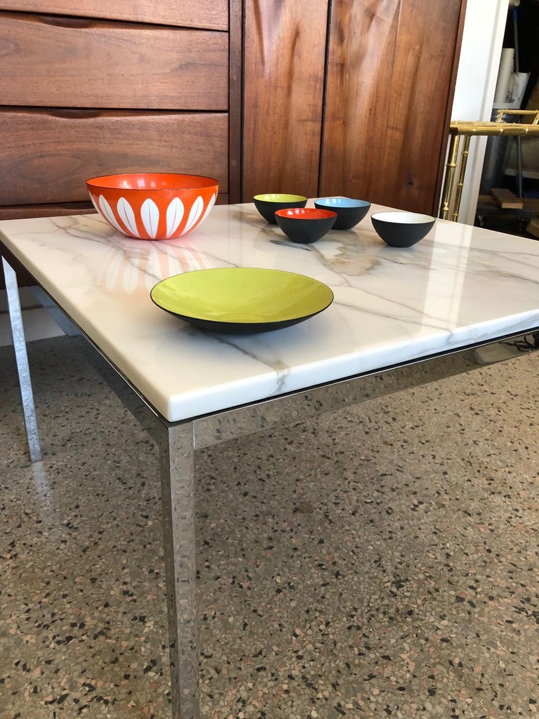 Classic Knoll Carrara Marble Table at 1stDibs