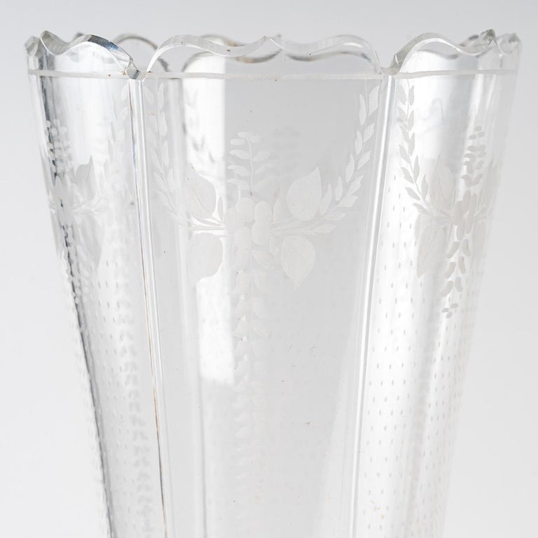 Cup and a Pair of Cornet, 19th Century For Sale at 1stDibs