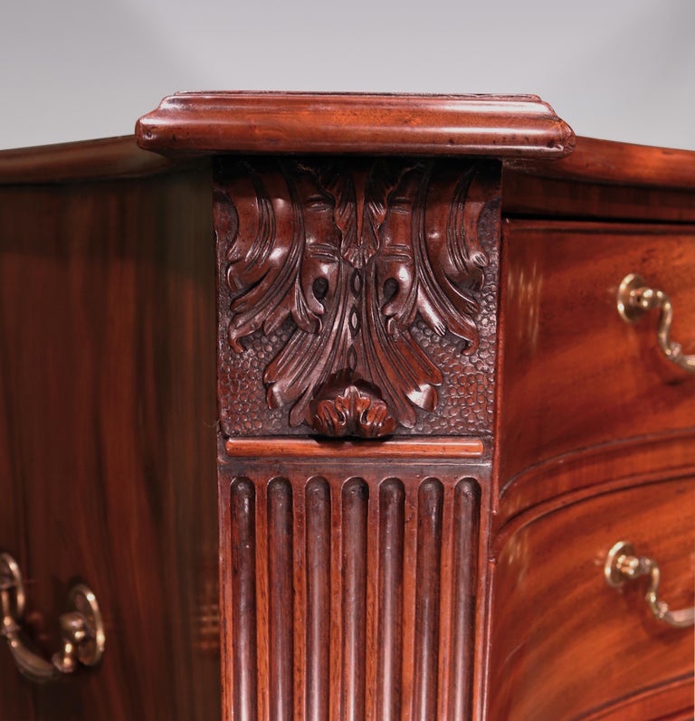 Fine 18th Century Chippendale Mahogany Serpentine Commode For Sale at ...