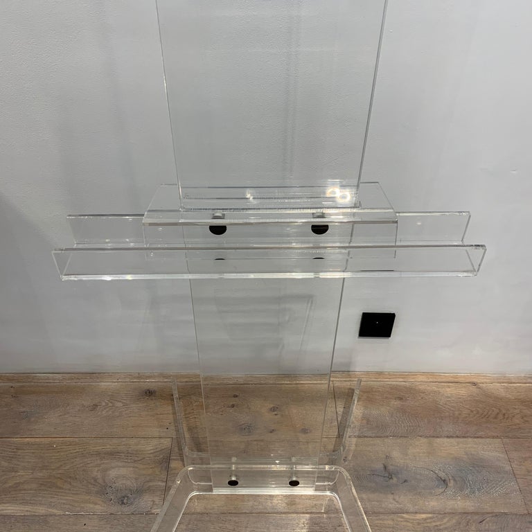 French Lucite Easel, 1970s For Sale at 1stdibs