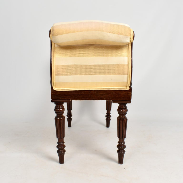A Gillows Mahogany Window Seat circa 1840 For Sale at 1stDibs