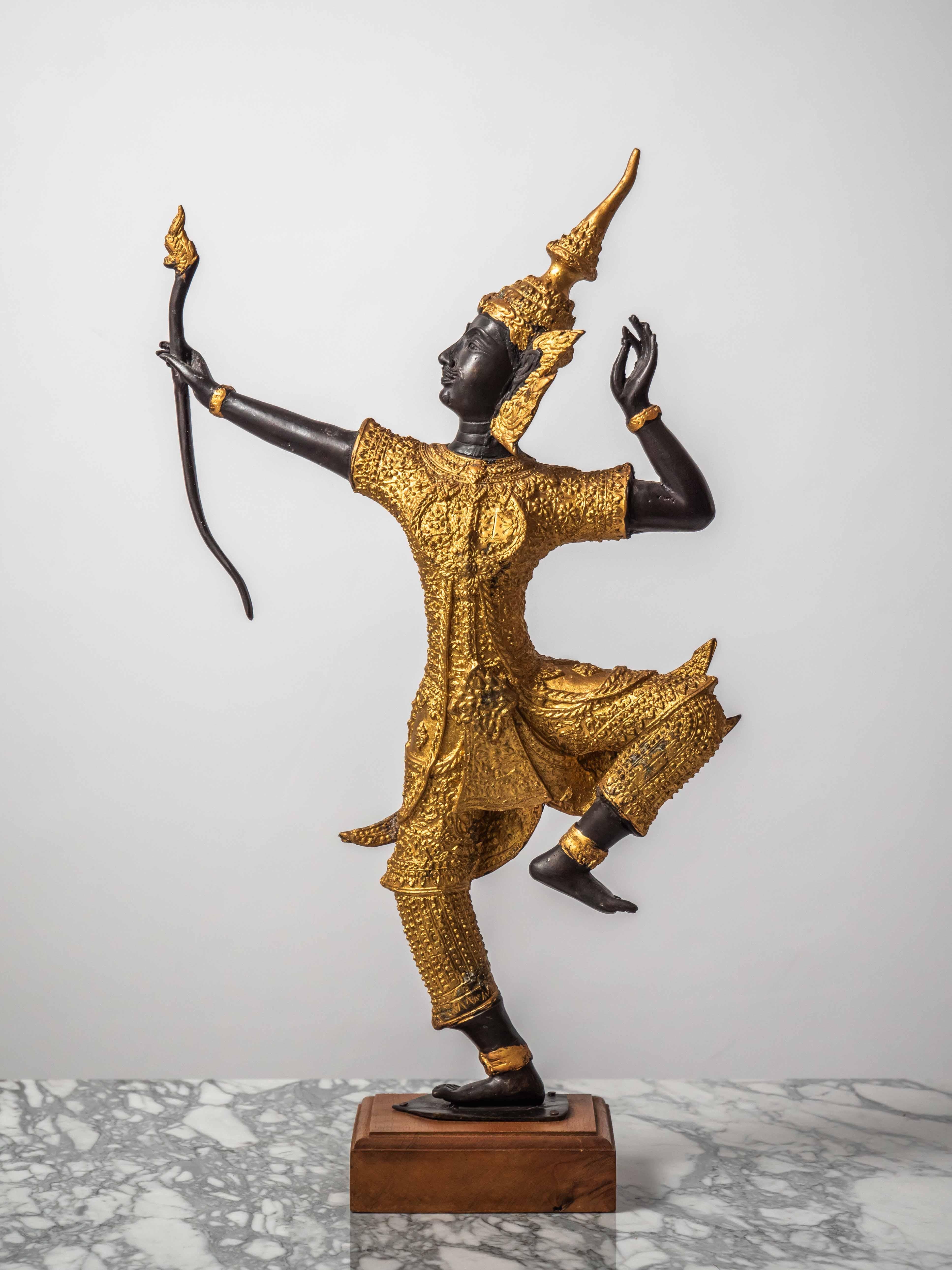 A golden statuette of a Thai dancer For Sale at 1stDibs