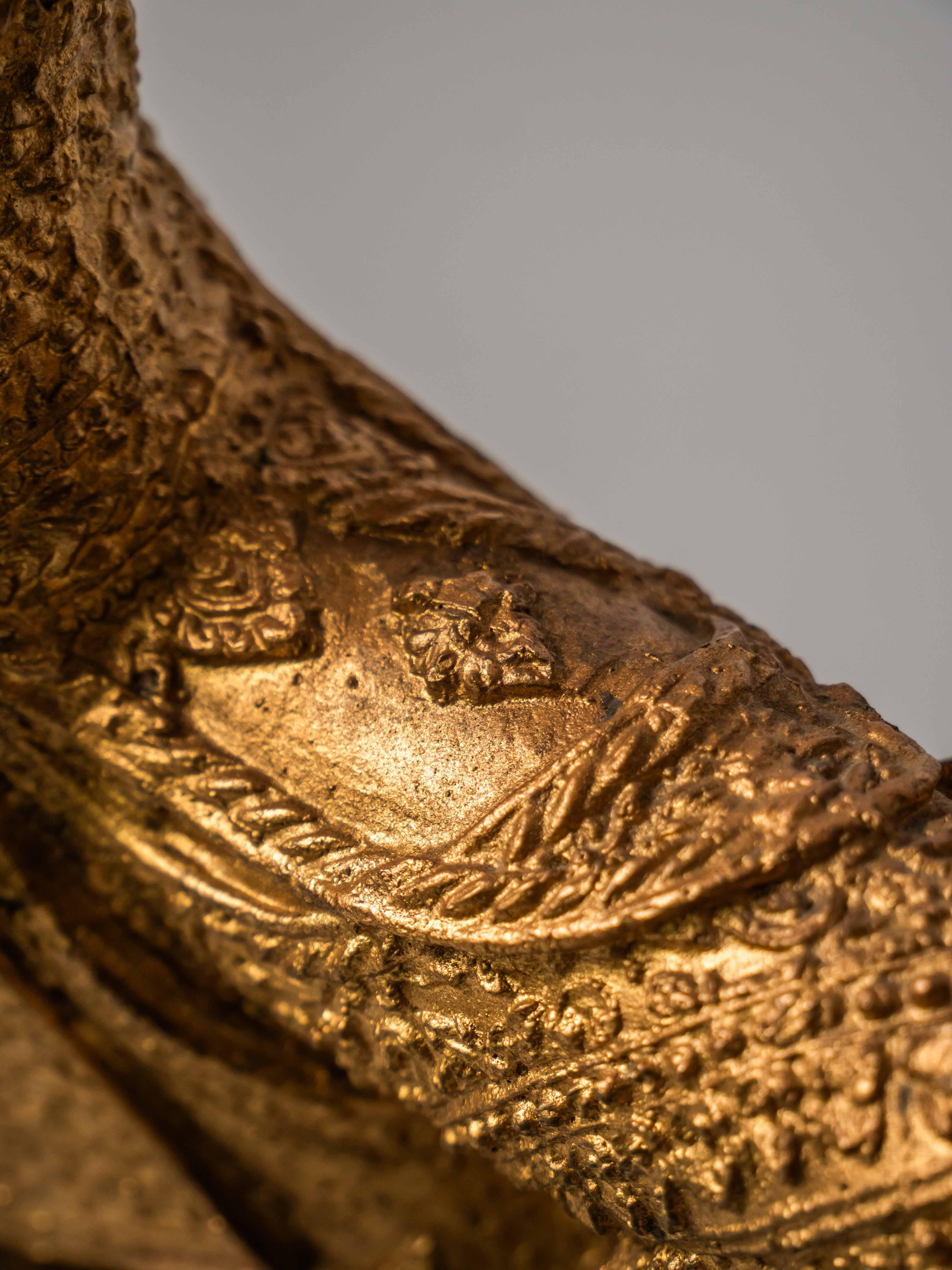 A golden statuette of a Thai dancer For Sale at 1stDibs
