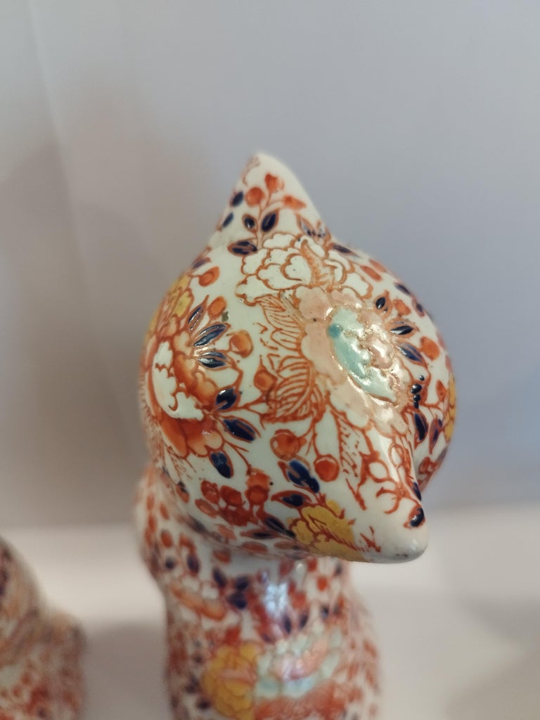 A japanese pair of Imari Porcelain Lovable Cats Sculpture, Signed on ...