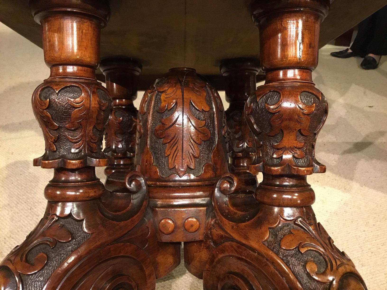 Large Burr Walnut Victorian Period Antique Oval Coffee Table at 1stDibs ...