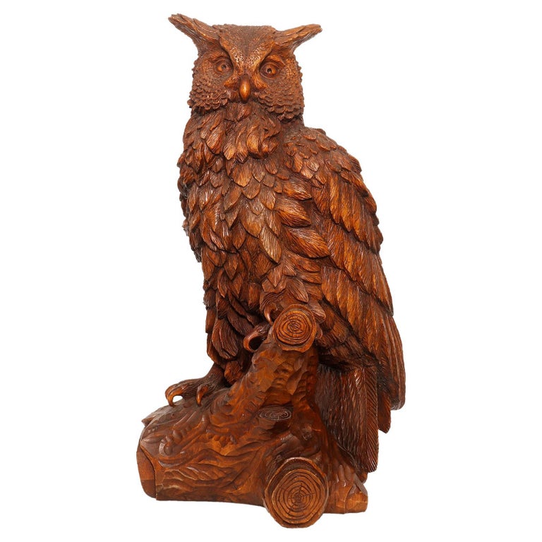 Large Carved Sculpture Depicting an Owl, Brienz, 1880 For Sale at 1stDibs