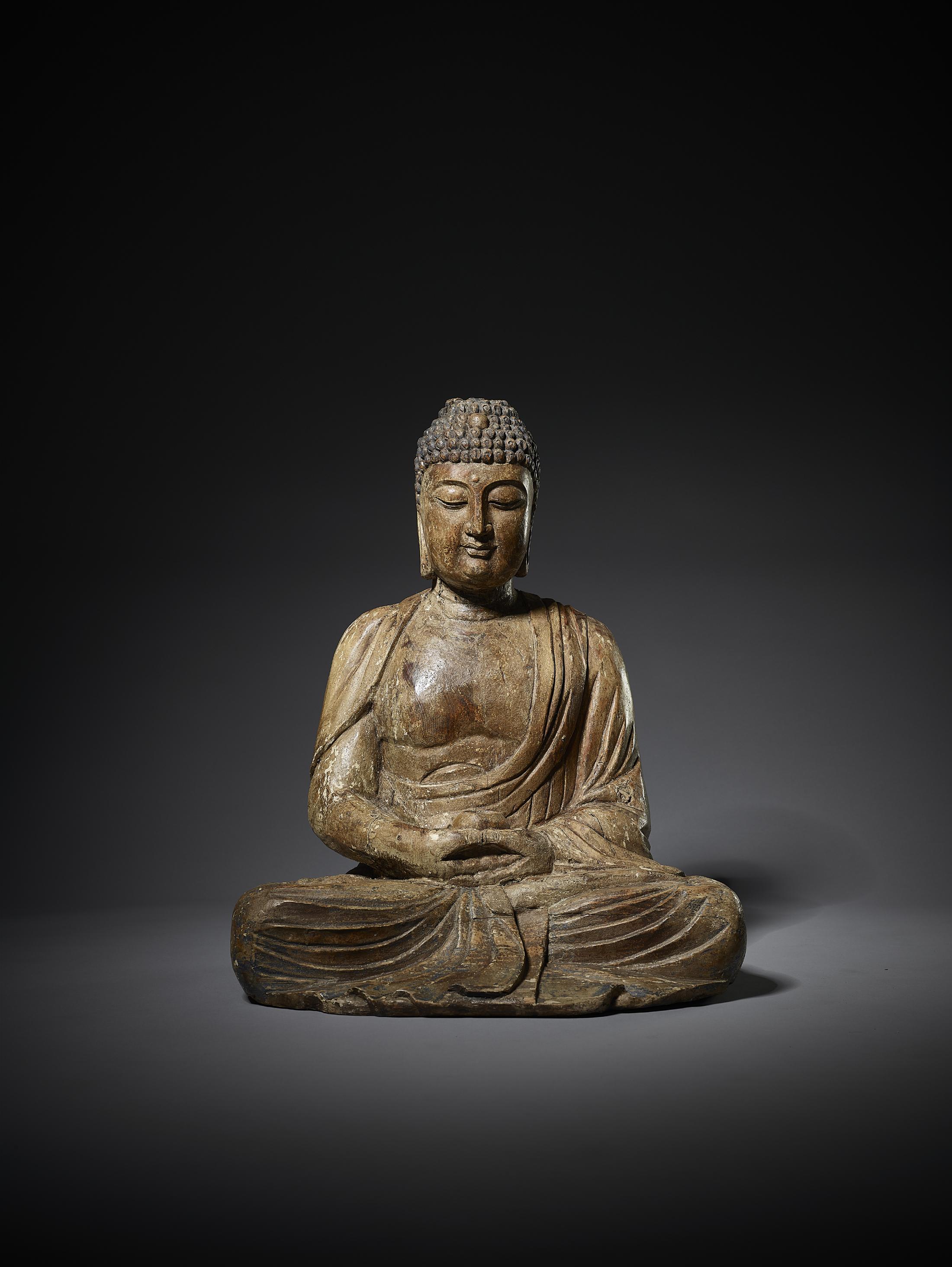 A Large Carved Wooden Figure Of Buddha, Ming Dynasty For Sale at 1stDibs