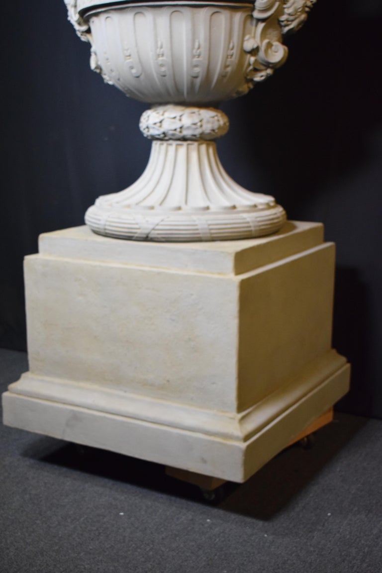 Louis XIV Style Lidded Urn on Pedestal For Sale at 1stDibs
