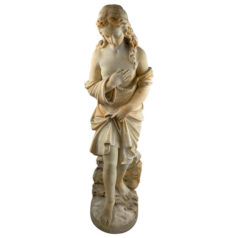 Marble Sculpture of Venus, Italy, 18th Century For Sale at 1stDibs
