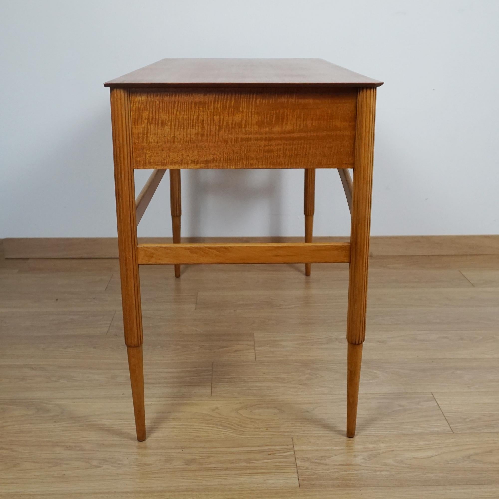 A Mid-Century Satinwood Console Table/Writing Desk For Sale at 1stDibs