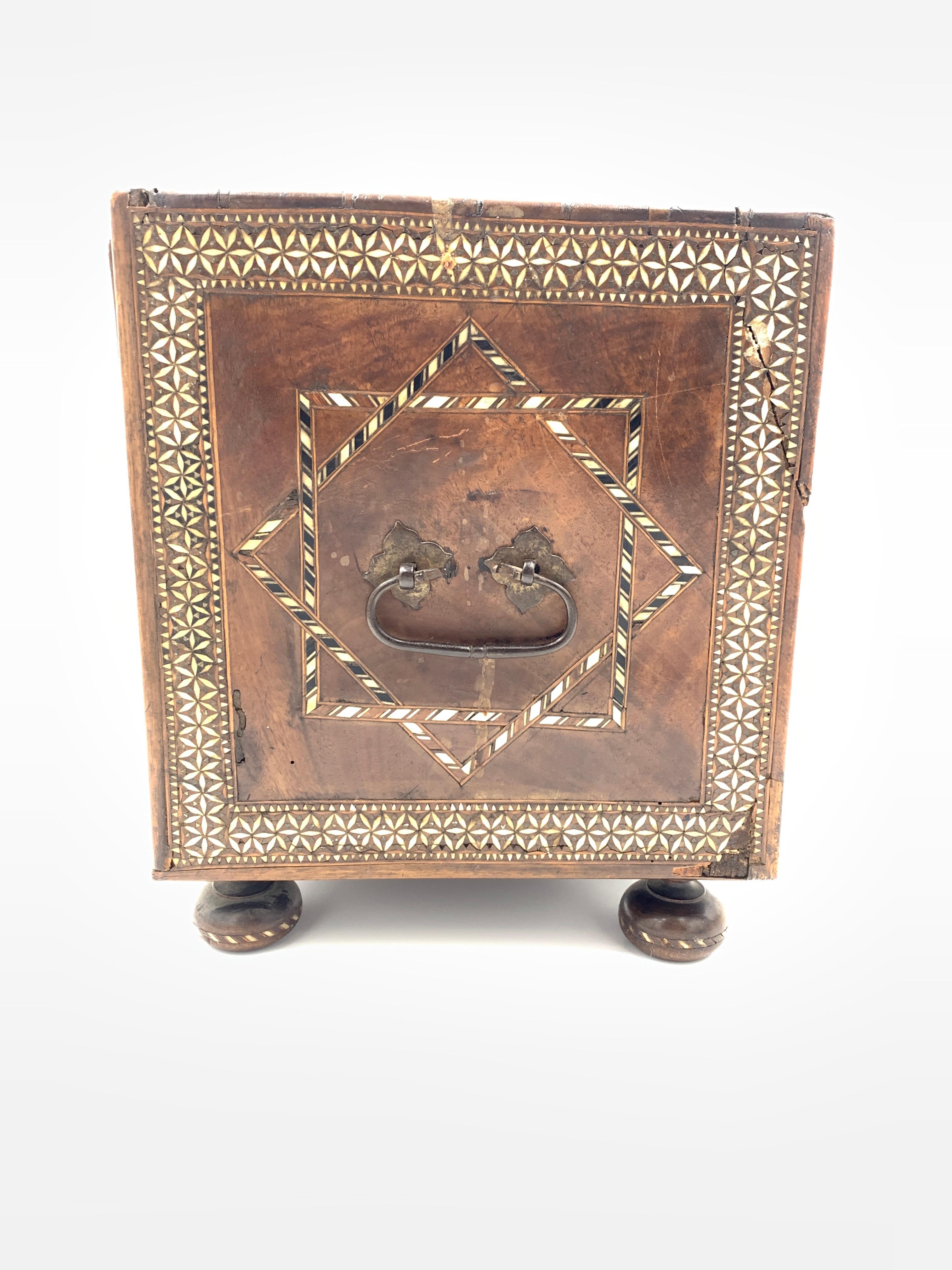 Nasrid or Post-Nasrid Wood Cabinet, Spain, 15th/16th Century For Sale ...